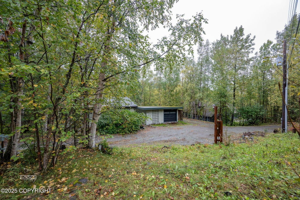 14407 W Lake Ridge Drive, Eagle River, AK 99577 - MLS# 25-11665 ...