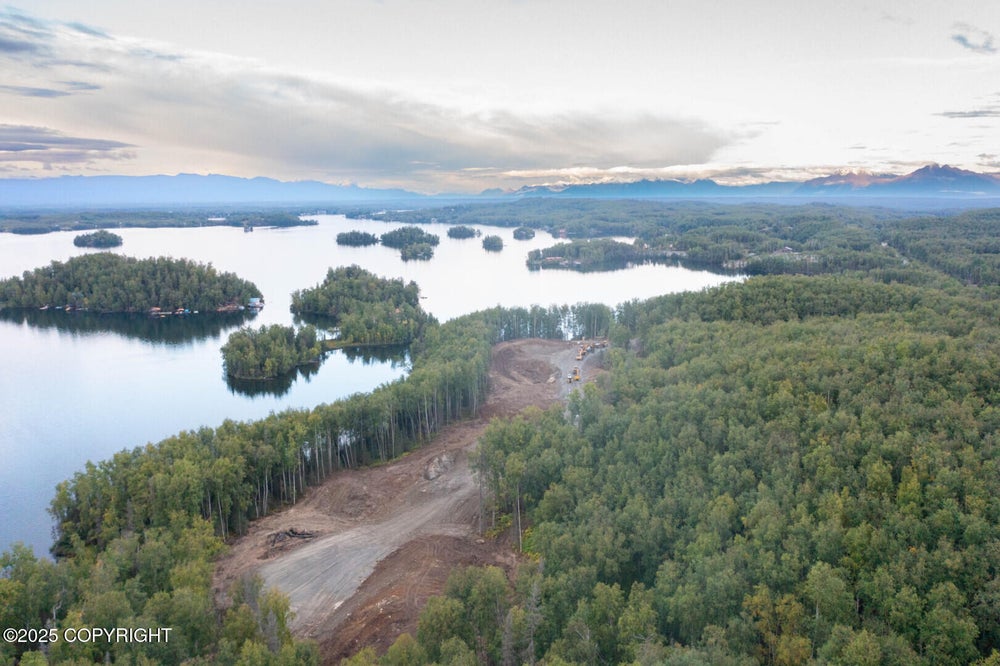 20241 W Kvichak Circle, Big Lake, AK 99652 - MLS# 25-14048 - Coldwell ...