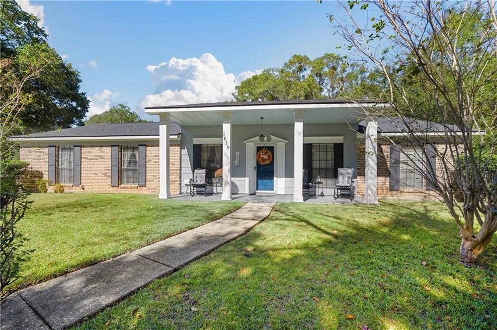 1629 Carlisle Drive W, Mobile, AL 36618 - MLS# 7677705 - Coldwell Banker