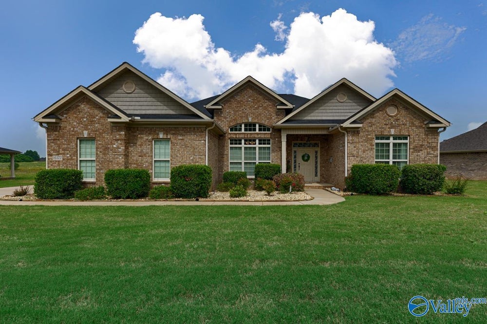 16177 Chowning Drive Nw, Harvest, AL 35749 - MLS# 1834931 - Coldwell Banker