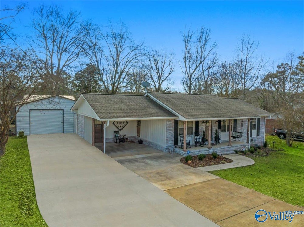 102 10th Avenue Ne, Arab, AL 35016 - MLS# 21850711 - Coldwell Banker