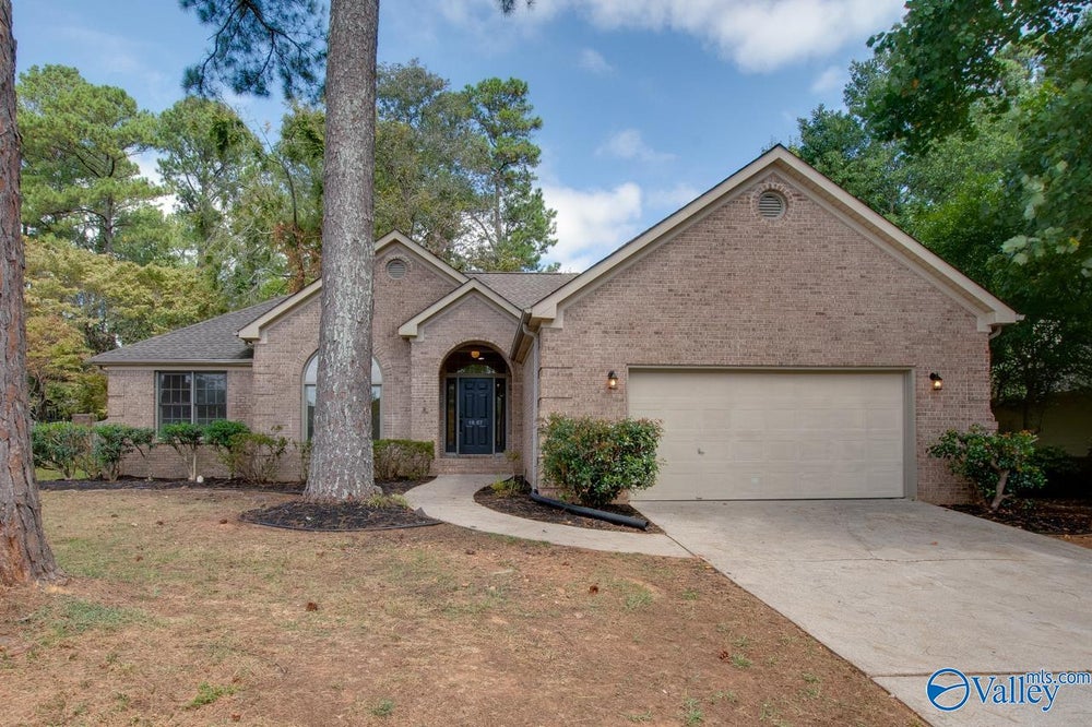 1687 Longleaf Drive Nw, Huntsville, AL 35806 - MLS# 21871383 - Coldwell ...