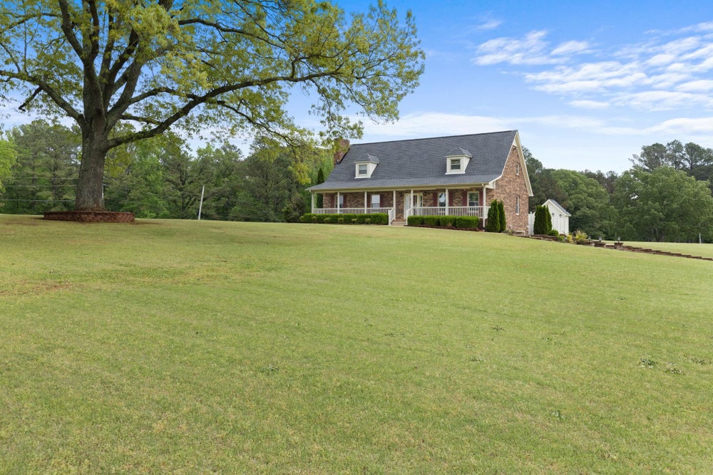 3960 Co Rd 33, Killen, AL 35645 - MLS# 522142 - Coldwell Banker