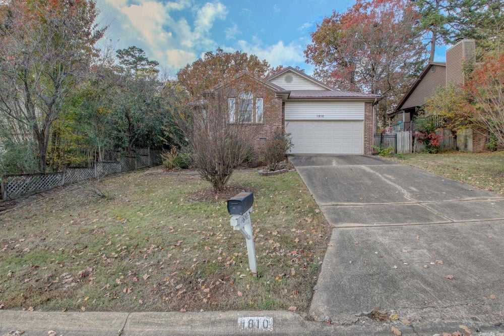 1810 Calgary Trail, Little Rock, AR 72211 - MLS# 21037485 - Coldwell Banker