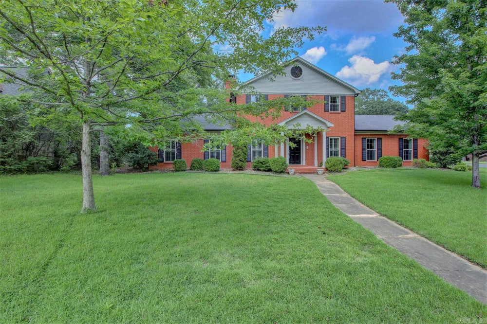 1 Riverwood Place, Maumelle, AR 72113 - MLS# 23020444 - Coldwell Banker