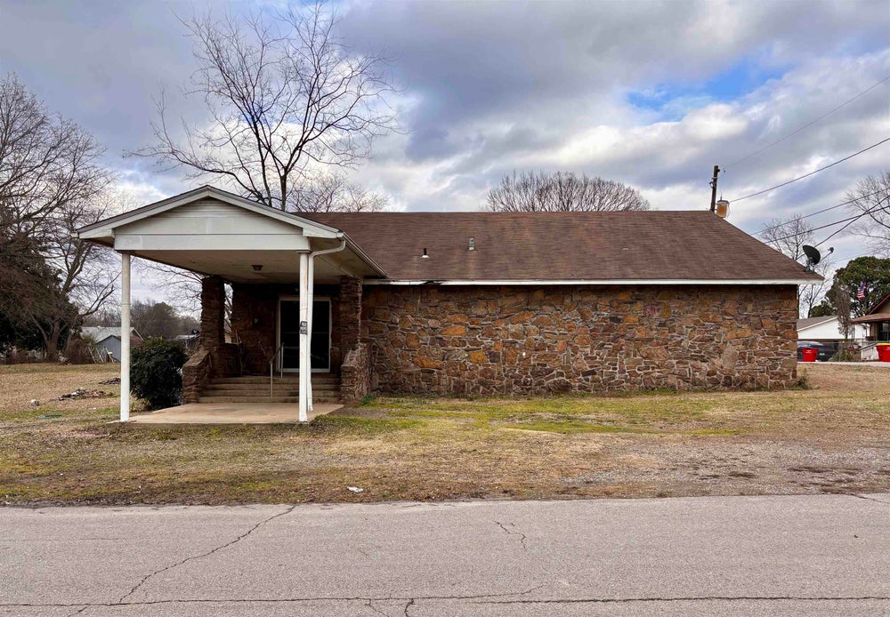 600 Division Street, Morrilton, AR 72110 - MLS# 25004143 - Coldwell Banker