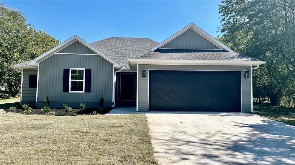 306 Stapleton Place, Lincoln, AR 72744 - MLS# 1258842 - Coldwell Banker