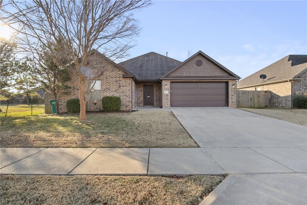 1500 Stratton Drive, Rogers, AR 72756 - MLS# 1295264 - Coldwell Banker