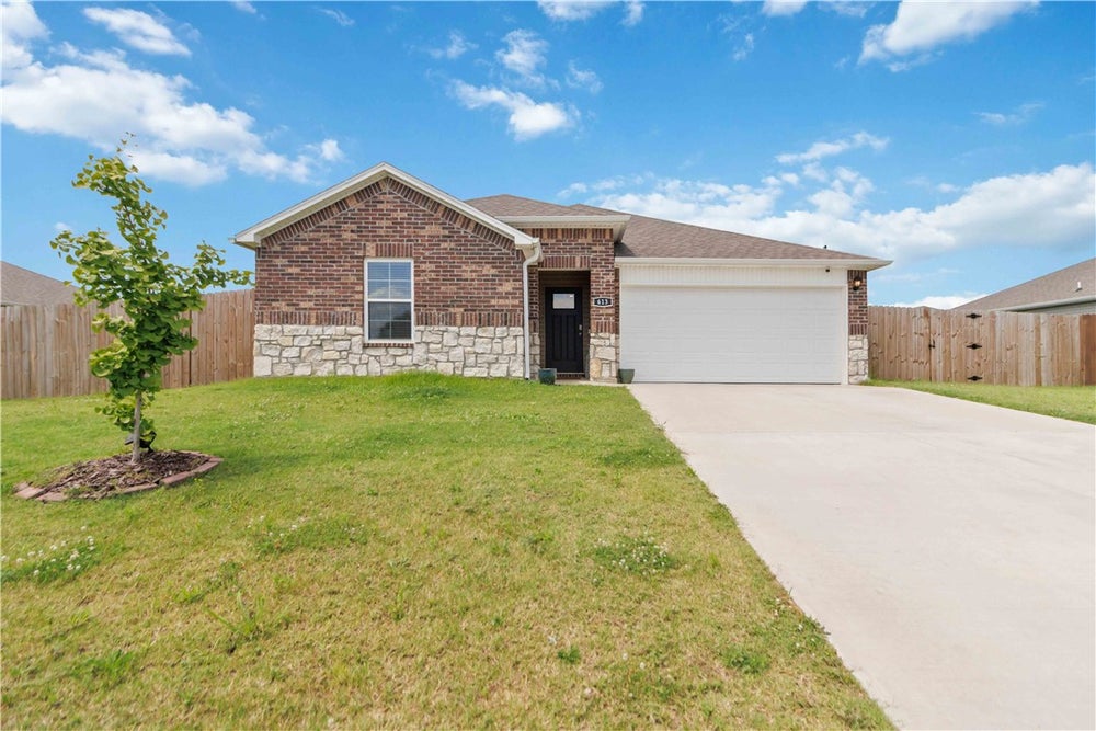 613 S Smith Avenue, Gentry, AR 72734 - MLS# 1315911 - Coldwell Banker
