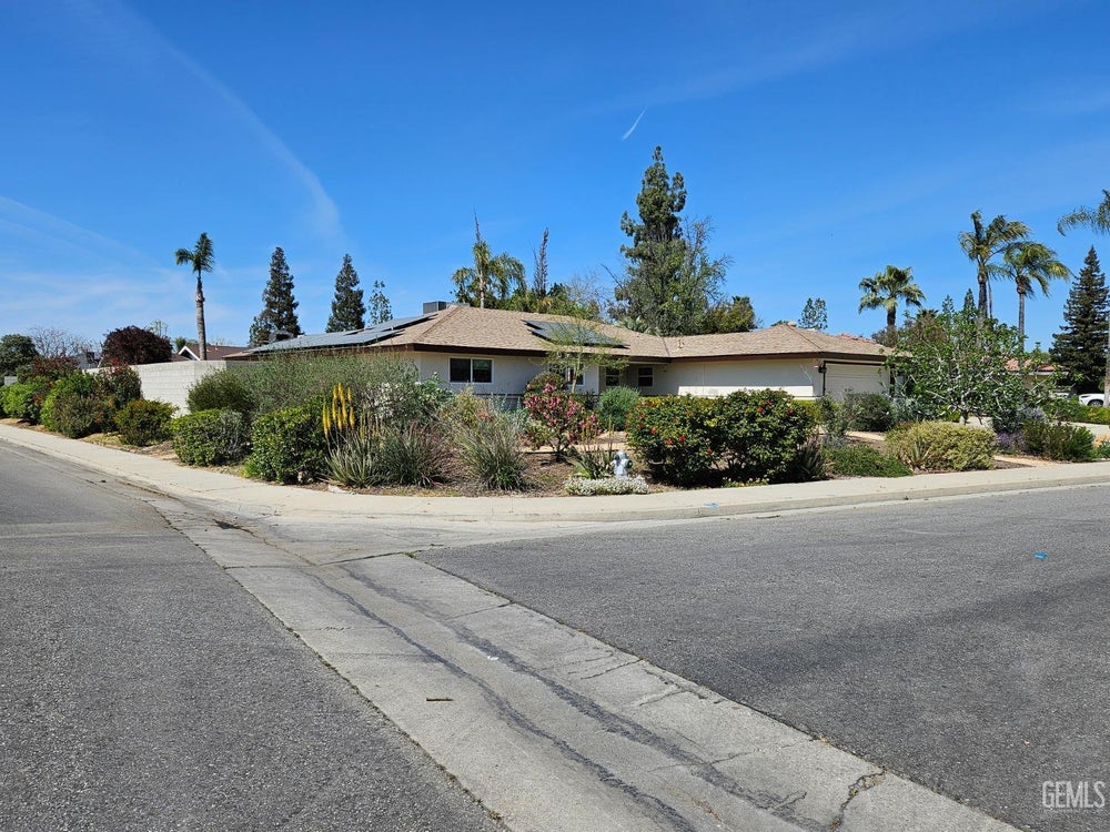 2409 SCARBOROUGH LANE, Bakersfield, CA 93309 - MLS# 202402682 ...