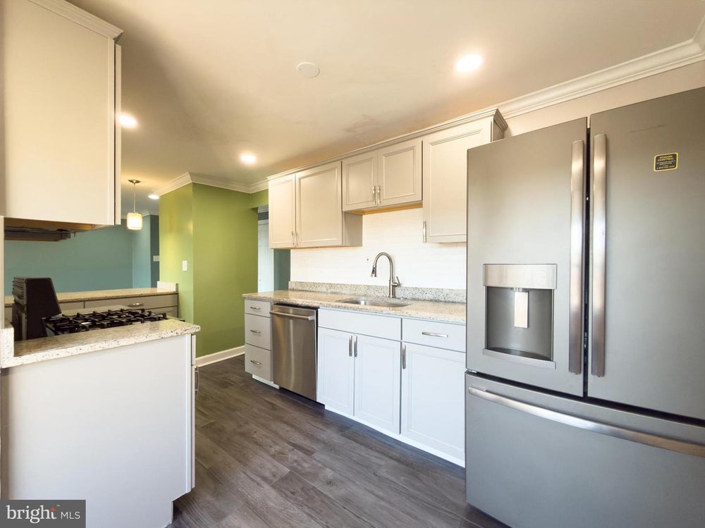 3327 Huntley Square Dr #b, Temple Hills, MD 20748 - MLS# MDPG2184396 ...
