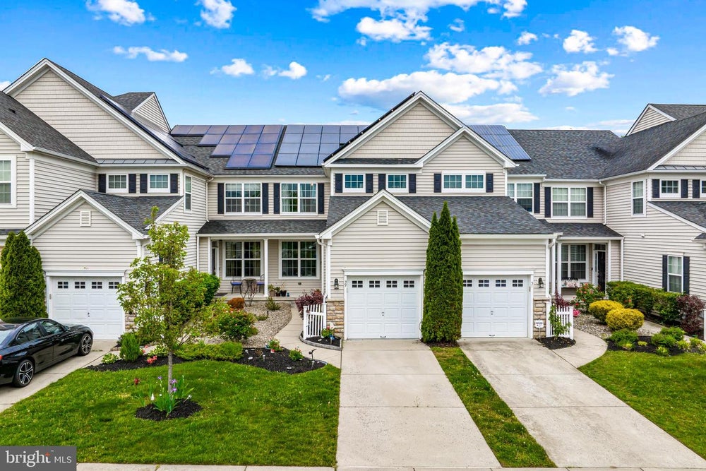 49 Overlook Dr, Mount Laurel, NJ 08054 - MLS# NJBL2064628 - Coldwell Banker