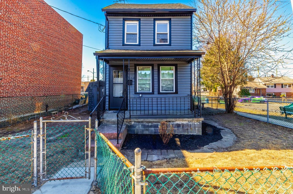 602 Division St, Gloucester City, NJ 08030 - MLS# NJCD2087880 ...