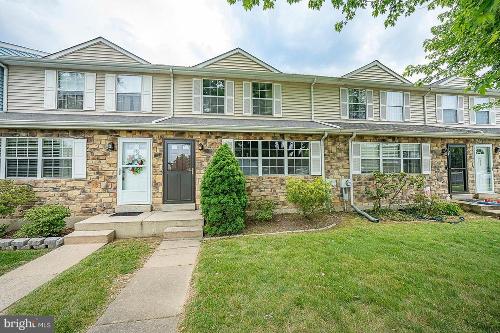 488 Devon Ct, Downingtown, PA 19335 - MLS# PACT2066768 - Coldwell Banker