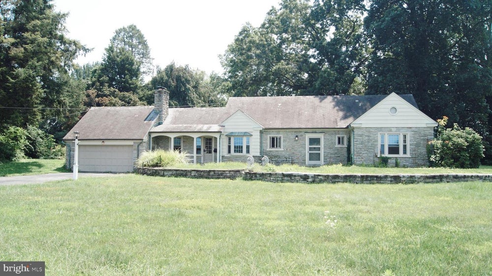 1742 Old Philadelphia Pike, Lancaster, PA 17602 - MLS# PALA2074534 ...