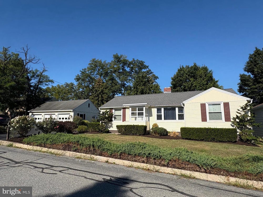 112 N 10th St, Akron, PA 17501 - MLS# PALA2077220 - Coldwell Banker