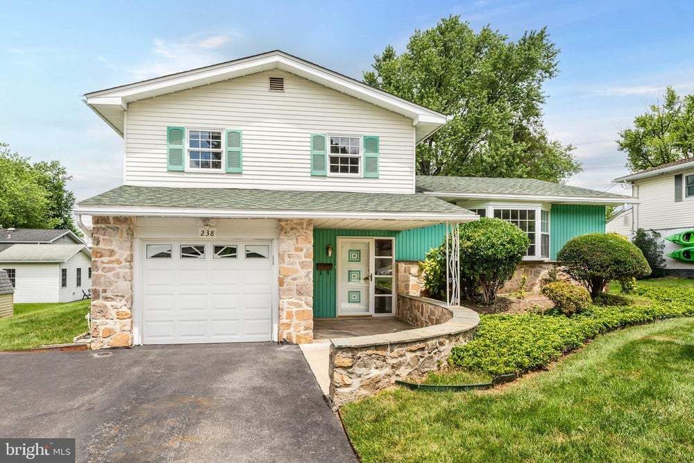 238 Riverview Rd, King Of Prussia, PA 19406 - MLS# PAMC2140716 ...