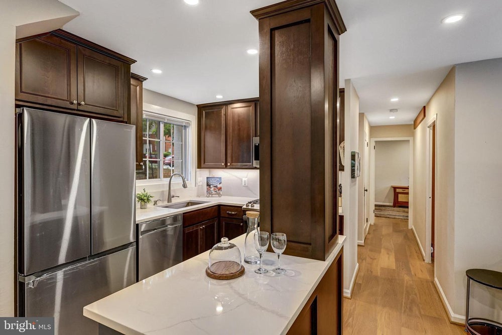 3237 Ravensworth Pl, Alexandria, VA 22302 - MLS# VAAX2047546 - Coldwell ...