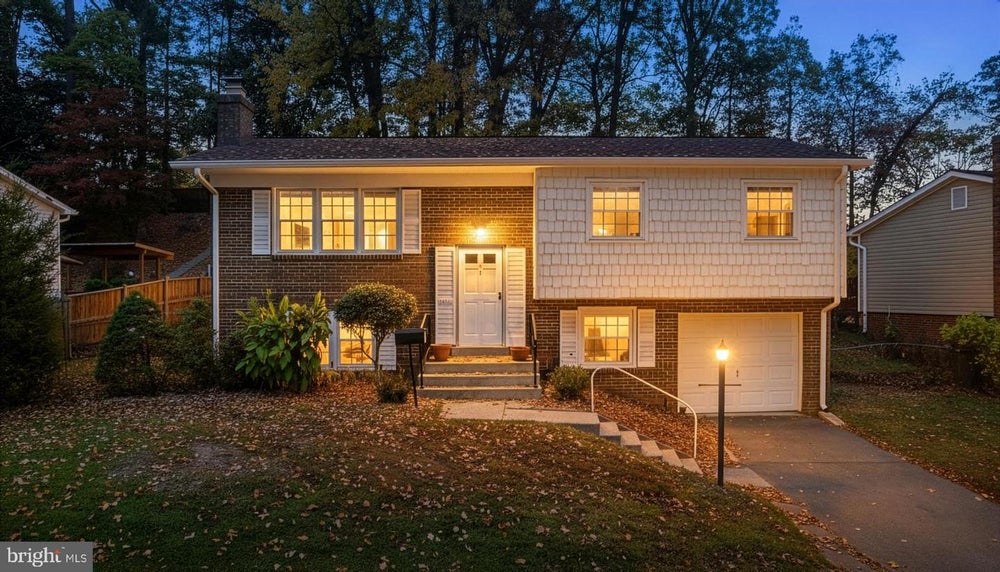 13652 Kingsman Rd, Woodbridge, VA 22193 - MLS# VAPW2103442 - Coldwell ...