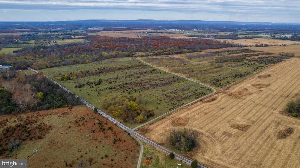 2481 Summit Point Rd, Summit Point, WV 25446 - MLS# WVJF2020448 ...
