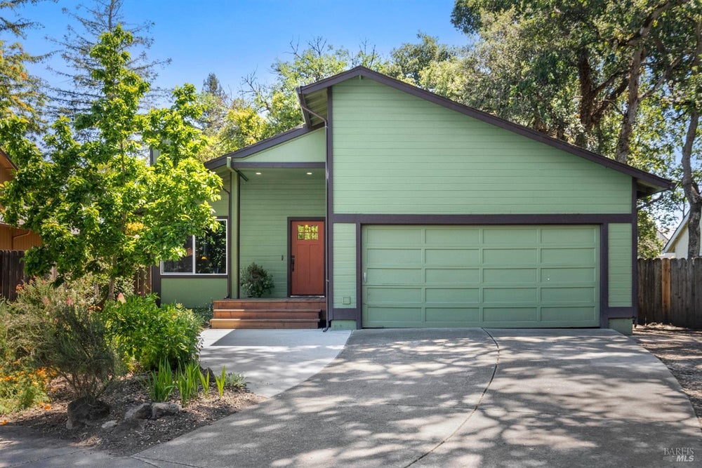 2447 Westpoint Place, Santa Rosa, CA 95401 - MLS# 324042230 - Coldwell ...