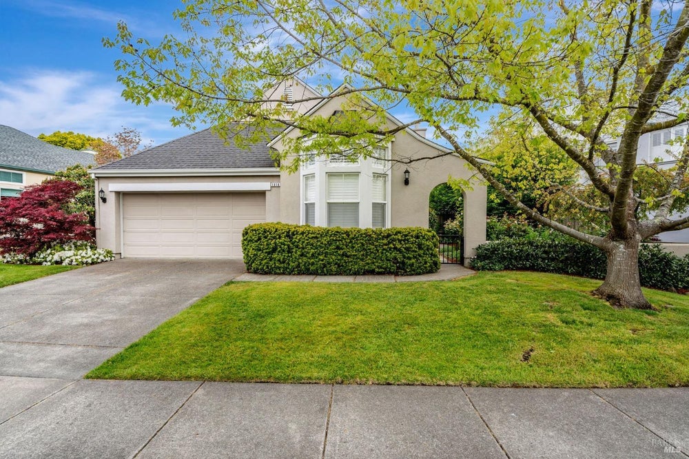 1816 Falcon Ridge Drive, Petaluma, CA 94954 - MLS# 325037299 - Coldwell ...