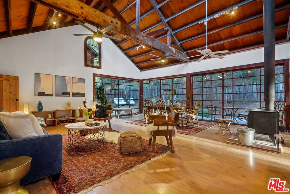 1435 Topanga Skyline Drive, Topanga, CA 90290 - MLS# 24346297 ...