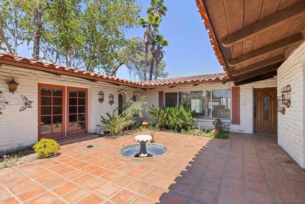 31659 61 Rocking Horse Rd, Escondido, CA 92026 - MLS# 250032437SD ...