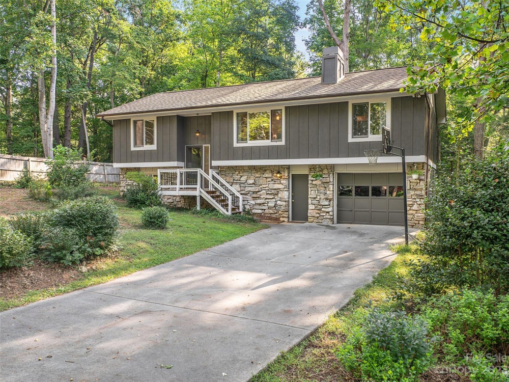 60 Wildwood Circle, Fletcher, NC 28732 - MLS# 4069722 - Coldwell Banker