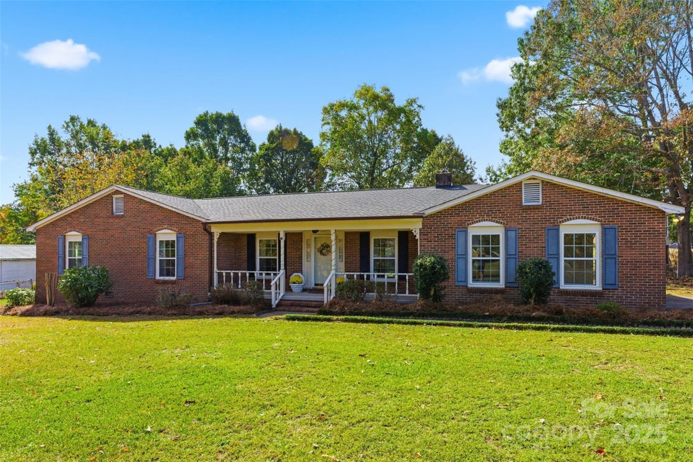 215 Chadwick Drive, Kings Mountain, NC 28086 - MLS# 4316390 - Coldwell ...