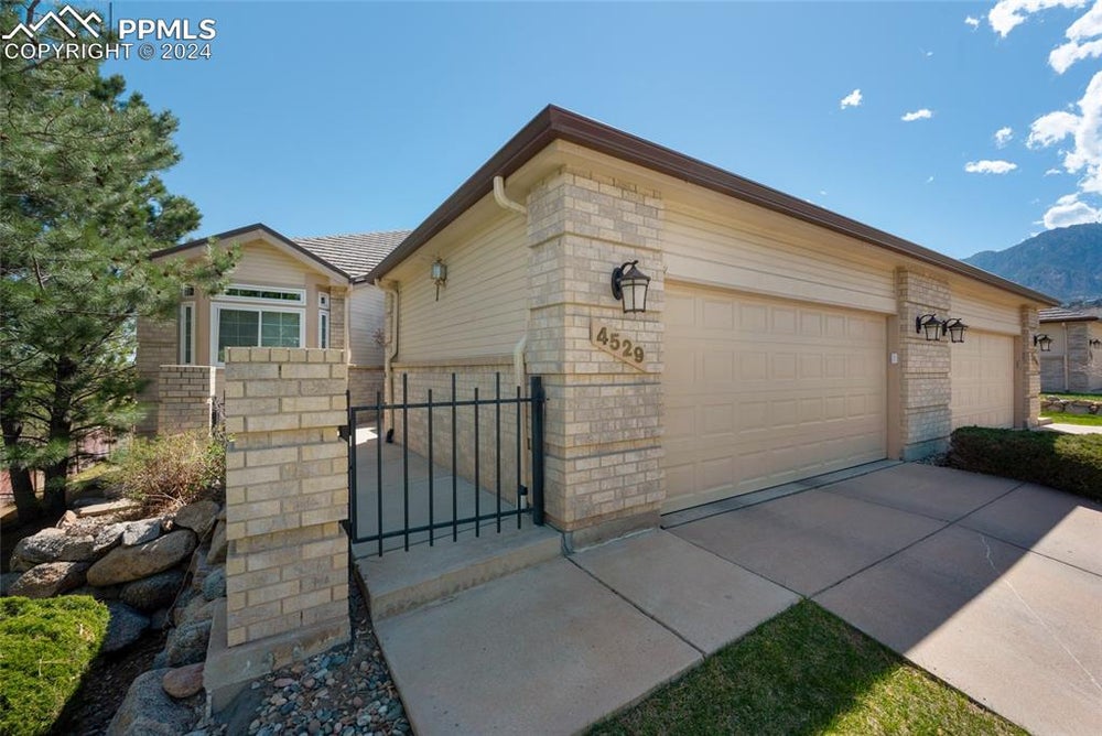 4529 Songglen Circle, Colorado Springs, CO 80906 - MLS# 1440691 ...