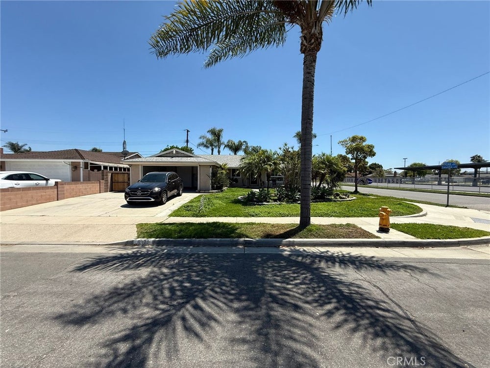 6372 Harvard Circle, Huntington Beach, CA 92647 - MLS# CV25145290 ...
