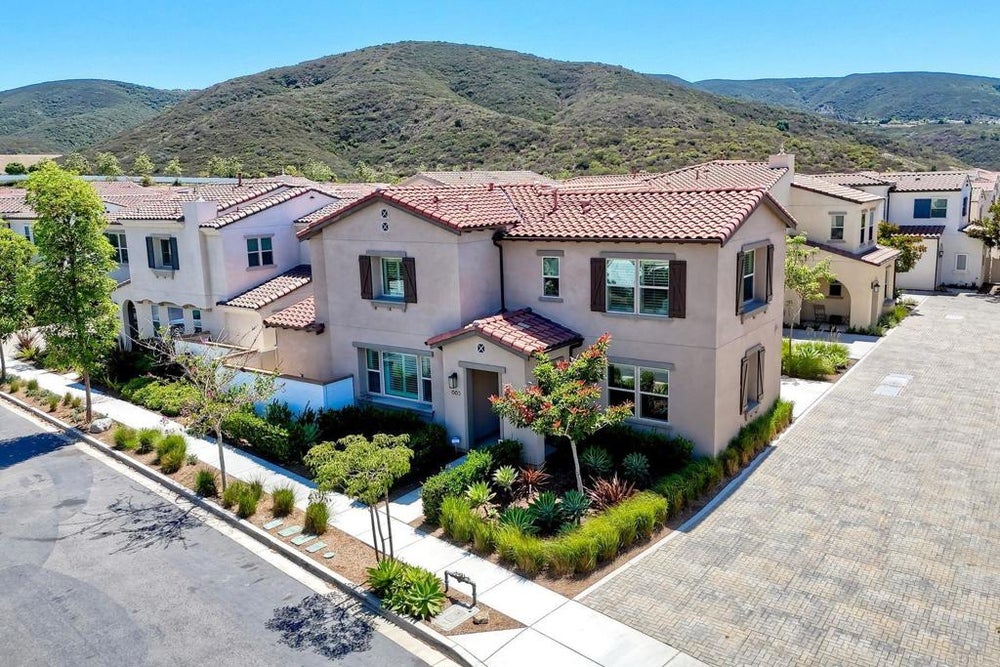 665 Gemstone Drive, San Marcos, CA 92078 - MLS# NDP2507296 - Coldwell ...