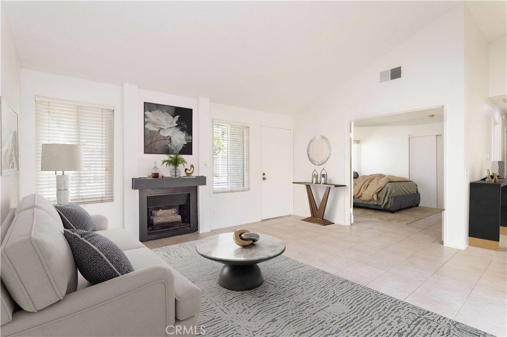 19533 Rinaldi Street #48, Porter Ranch, CA 91326 - MLS# SR25138573 ...