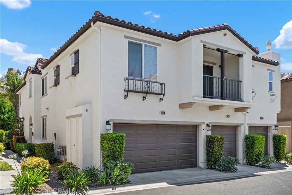 28438 Mirabelle Lane #454, Saugus, CA 91350 - MLS# SR25173213 ...