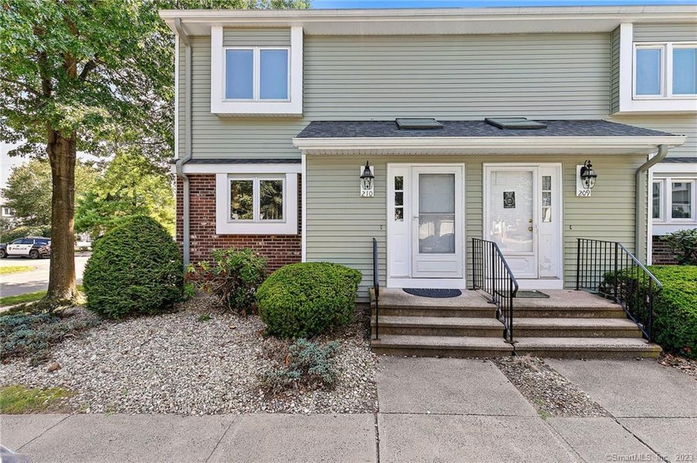 210 Sandstone Drive #210, South Windsor, CT 06074 - MLS# 170597107 ...