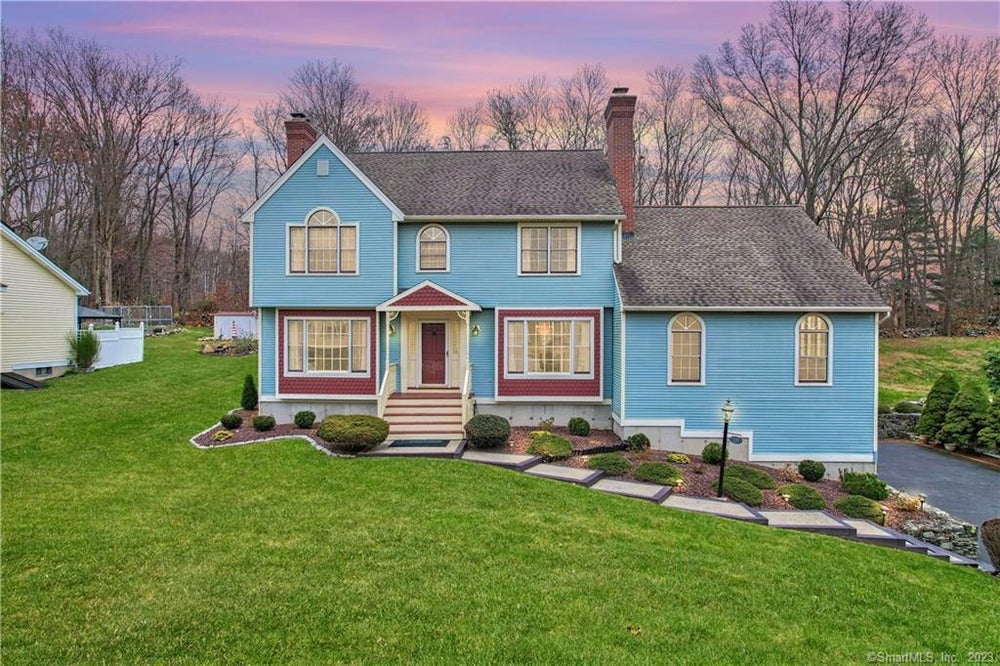 25 Country Club Woods Circle, Waterbury, CT 06708 - MLS# 170613046 ...