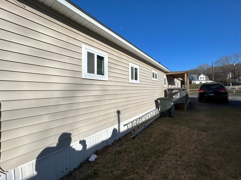 42 Miry Brook Road #TRLR 27, Danbury, CT 06810 - MLS# 24086798 ...