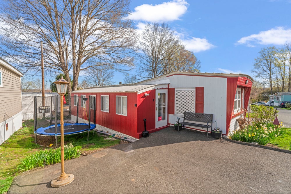 42 Miry Brook Road #TRLR 39, Danbury, CT 06810 - MLS# 24089586 ...