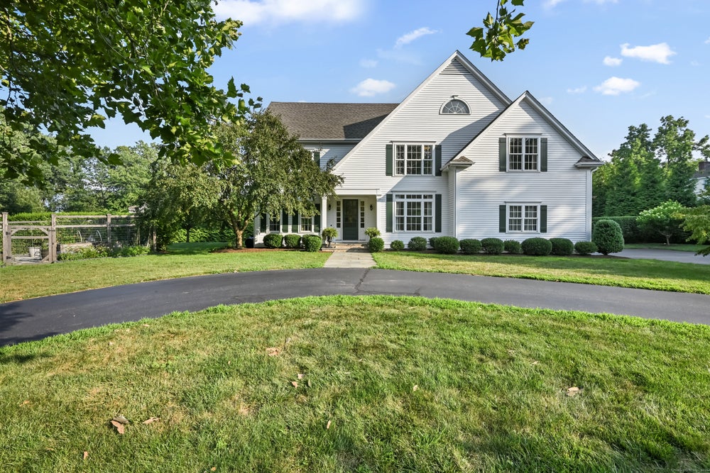 4 Golf View Drive, Easton, CT 06612 - MLS# 24113788 - Coldwell Banker