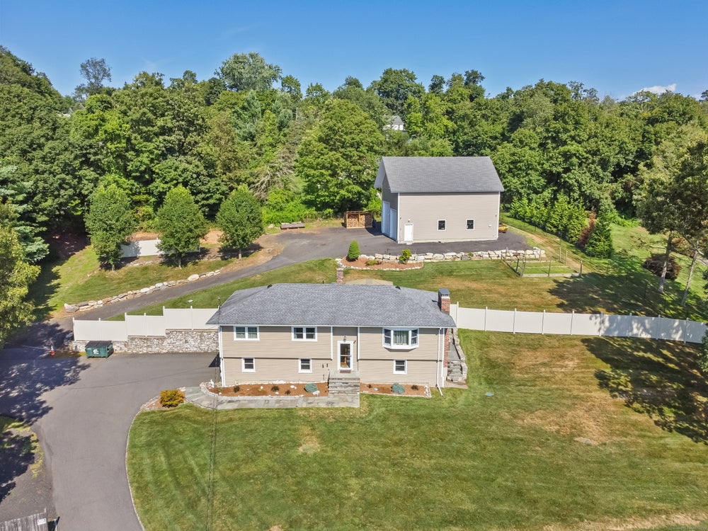 17 Stony Brook Road, Brookfield, CT 06804 - MLS# 24116628 - Coldwell Banker