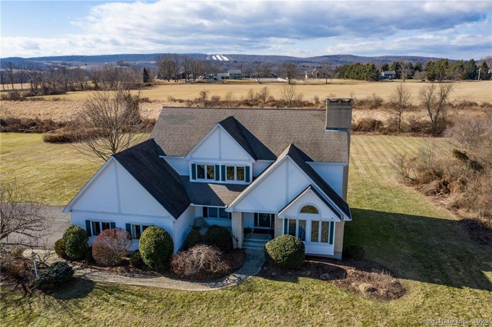 41 Day School Drive, Middlefield, CT 06455 - MLS# 24140950 - Coldwell ...