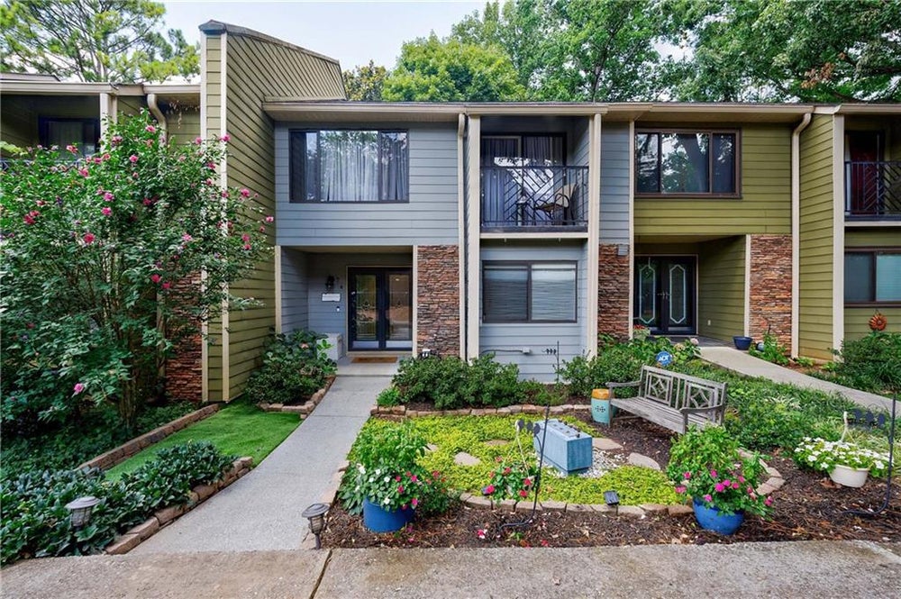 74 Goldrush Circle, Sandy Springs, GA 30328 - MLS# 7612401 - Coldwell ...