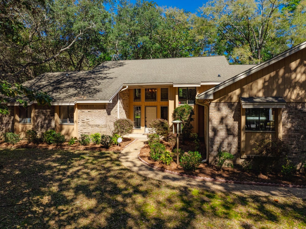 2819 Edgewater Drive, Niceville, FL 32578 - MLS# 971746 - Coldwell Banker