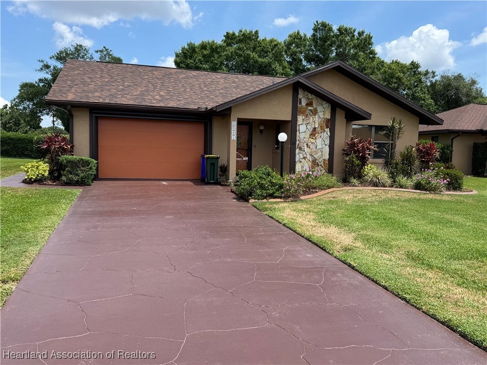 2914 Summertree Drive, Sebring, FL 33872 - MLS# 315113 - Coldwell Banker