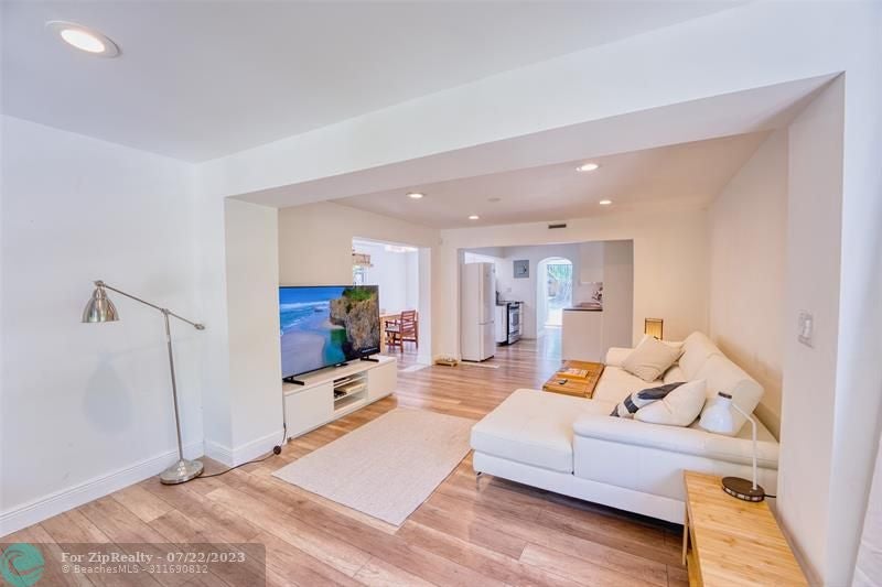 1372 SW 25th Ave, Fort Lauderdale, FL 33312 - MLS# F10387649 - Coldwell ...