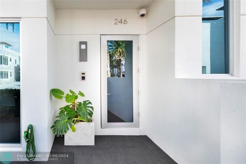 Ziprealty Coldwell Banker Logo