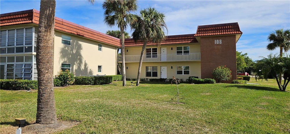 108 Spring Lake Court #205, Vero Beach, FL 32962 - MLS# 284116 ...