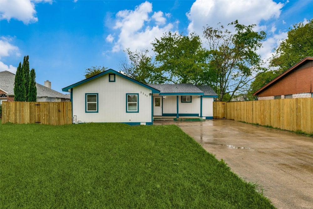 2233 Avenue C, Grand Prairie, TX 75051 - MLS# 20568338 - Coldwell Banker