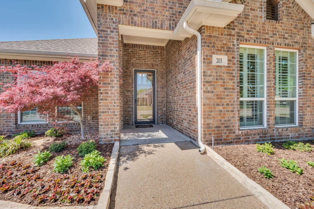 203 Indigo Way, Waxahachie, TX 75165 - MLS# 20574385 - Coldwell Banker